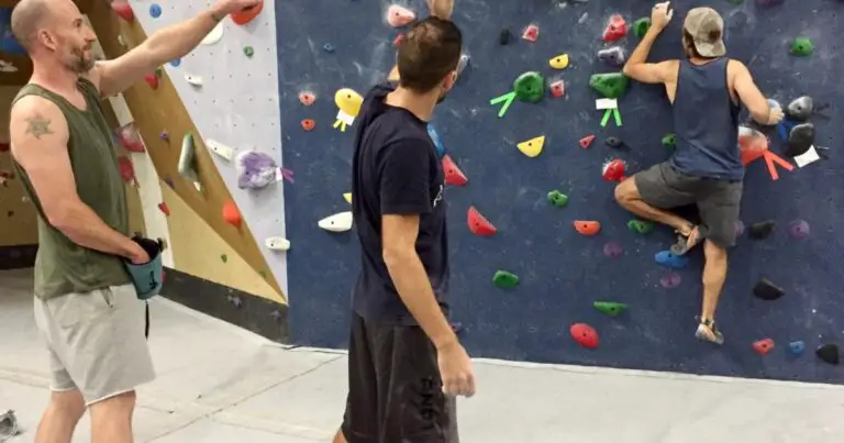 Stretches for climbing: best 4 steps & helpful warm up guide